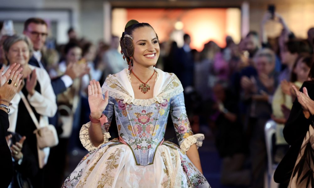 traje Maria Estela una Festa per a tots